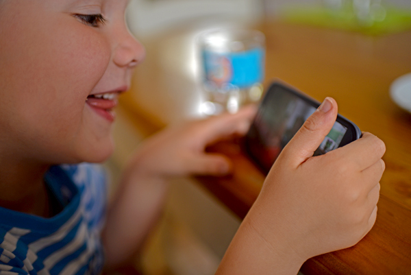 Kleinkinder, Handy, Smartphone, Tablet, Internet | Internet-ABC